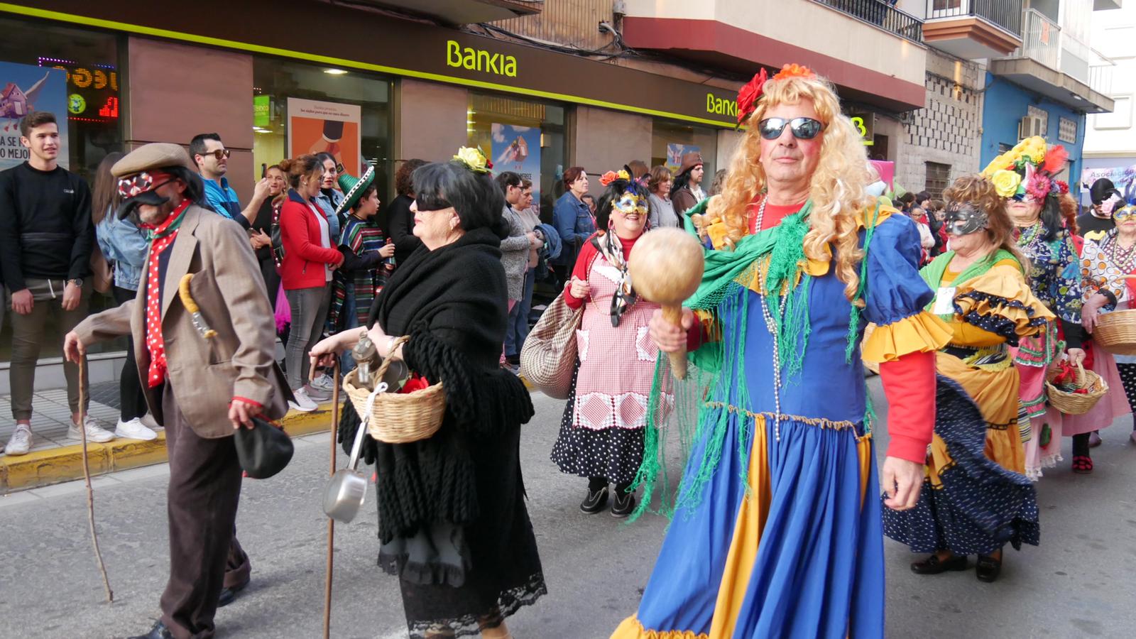 Adra vive con fervor el gran día de Carnaval con el tradicional Pasacalles y el concurso de ...